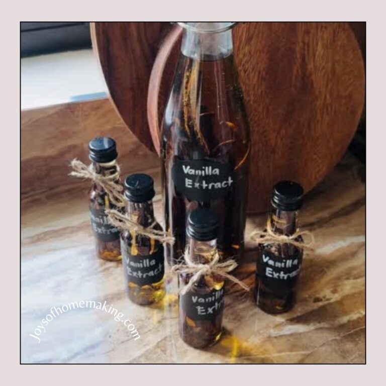 Homemade Vanilla Extract ( Only 2 Ingredients!)