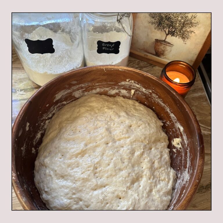 Easy, No-Knead Homemade Bread With 4 Basic Ingredients (Video)
